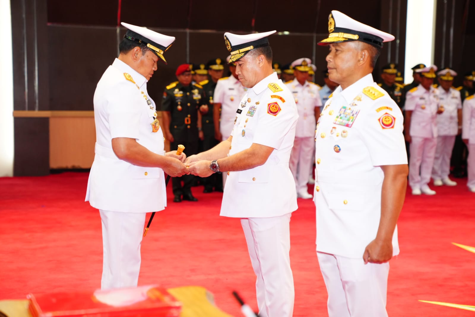 Letjen TNI Marinir Suhartono Resmi Lanjutkan Tugas Sebagai Irjen TNI ...