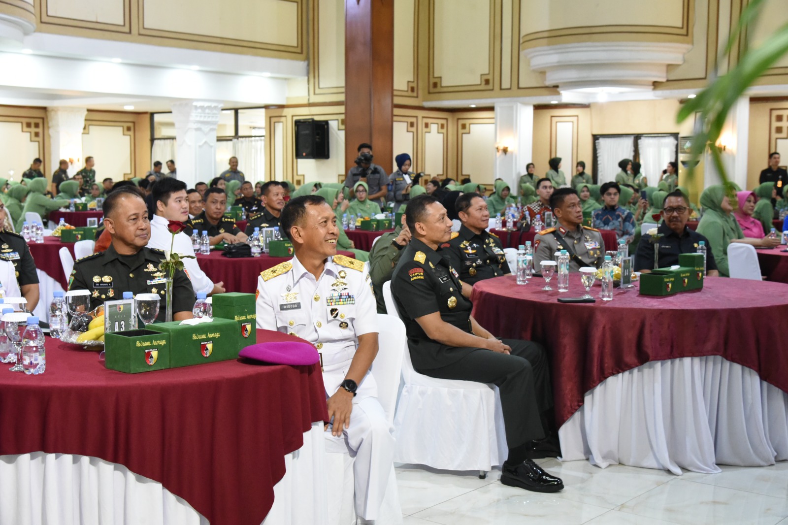 Dirlat Kodiklatal Hadiri Pisah Sambut Kasdam V Brawijaya - Lintas Surabaya